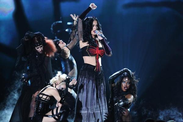 Katy Perry's Dark Horse, A Witch's Brew at the 2014 Grammys